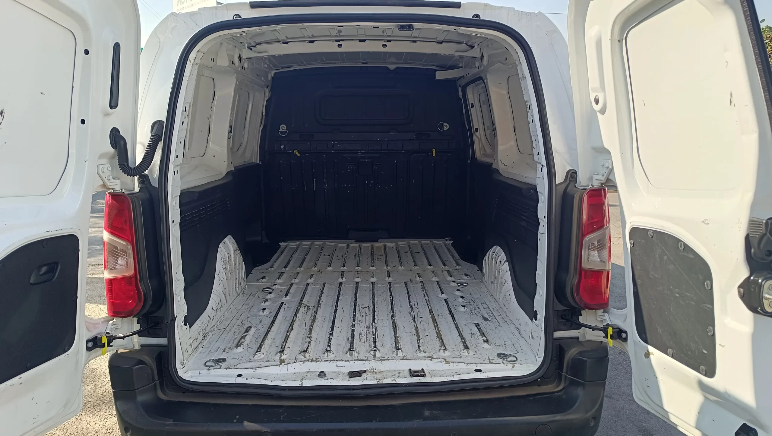 PEUGEOT PARTNER L2 2020 1.6cc – StarCars